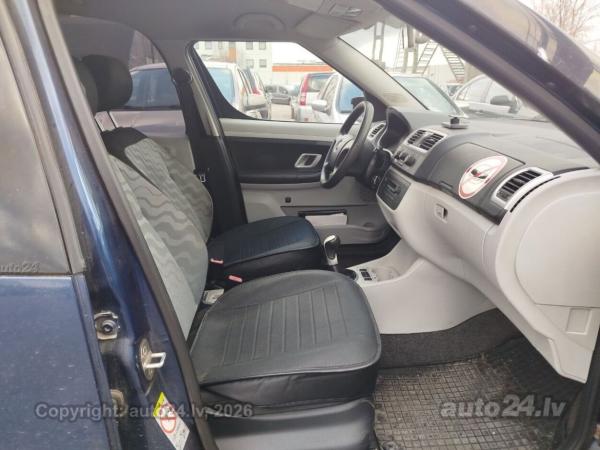 Zils Skoda Roomster 2007 Tallina, ar dzinēja tilpumu 1.20 L un nobraukumu 229 tūkst. km par 899 €, foto 6 vietnē AUTOMOTO.COM.LV