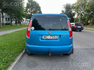 Zils Skoda Roomster 2007 Rīga, ar dzinēja tilpumu 1.90 L un nobraukumu 337 tūkst. km par 1500 €, foto 4 vietnē AUTOMOTO.COM.LV