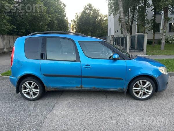 Zils Skoda Roomster 2007 Rīga, ar dzinēja tilpumu 1.90 L un nobraukumu 337 tūkst. km par 1500 €, foto 5 vietnē AUTOMOTO.COM.LV