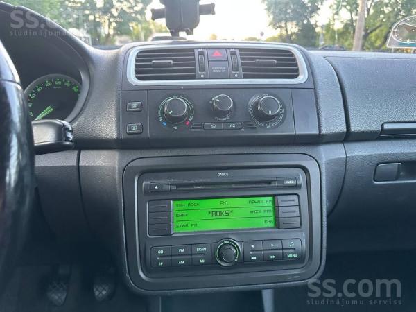 Zils Skoda Roomster 2007 Rīga, ar dzinēja tilpumu 1.90 L un nobraukumu 337 tūkst. km par 1500 €, foto 9 vietnē AUTOMOTO.COM.LV