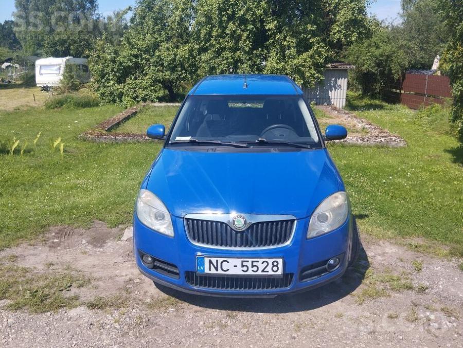 Blue Skoda Roomster 2008 in Jelgava, with an engine capacity of 1.40 L and mileage of 258 thousand km for 1650 €, photo 1 on AUTOMOTO.COM.LV