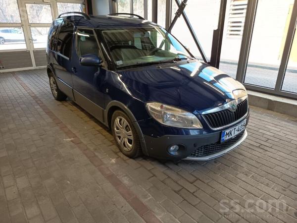 Blue Skoda Roomster 2012 in Jurmala, with an engine capacity of 1.60 L and mileage of 234 thousand km for 2850 €, photo 1 on AUTOMOTO.COM.LV
