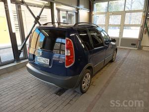 Blue Skoda Roomster 2012 in Jurmala, with an engine capacity of 1.60 L and mileage of 234 thousand km for 2850 €, photo 5 on AUTOMOTO.COM.LV