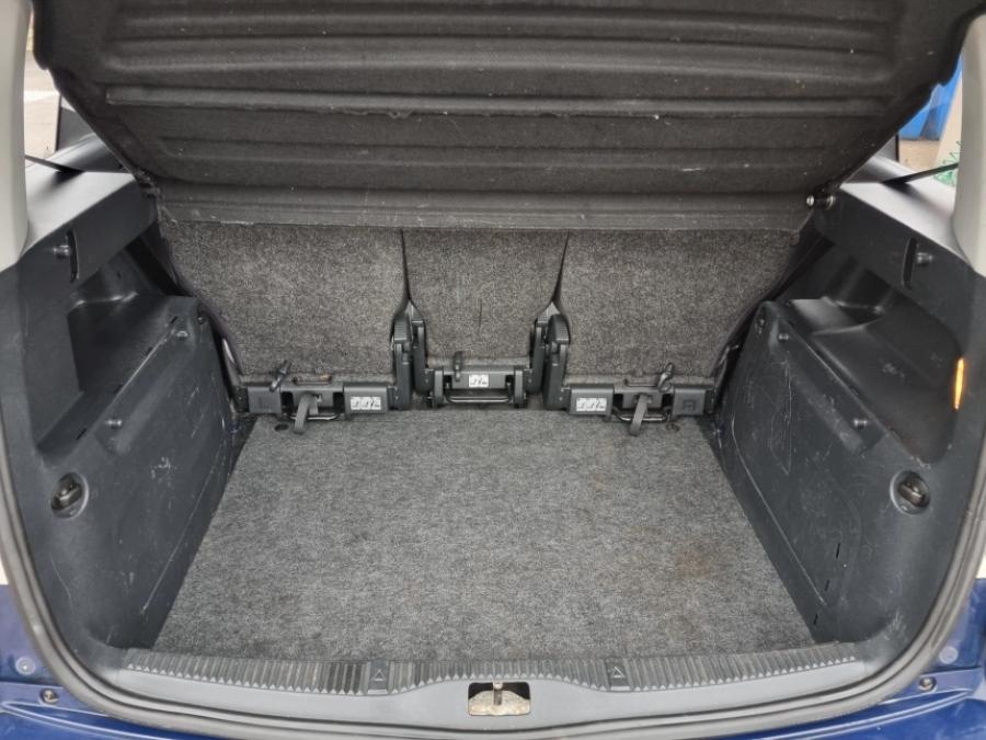 Blue Skoda Roomster 2012 in Riga, with an engine capacity of 1.20 L and mileage of 247 thousand km for 3370 €, photo 19 on AUTOMOTO.COM.LV