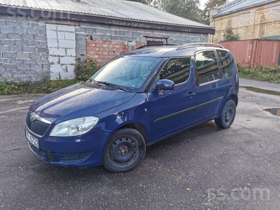 Zils Skoda Roomster 2013 Rīga, ar dzinēja tilpumu 1.60 L un nobraukumu 386 tūkst. km par 1950 €, foto 1 vietnē AUTOMOTO.COM.LV