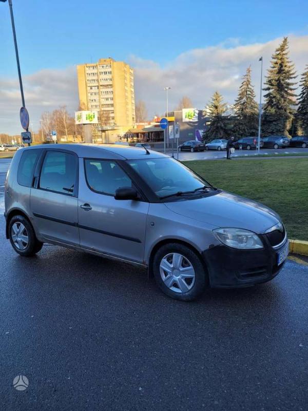 Brūns Skoda Roomster 2008 Panevēža, ar dzinēja tilpumu 1.40 L un nobraukumu 490 tūkst. km par 666 €, foto 2 vietnē AUTOMOTO.COM.LV