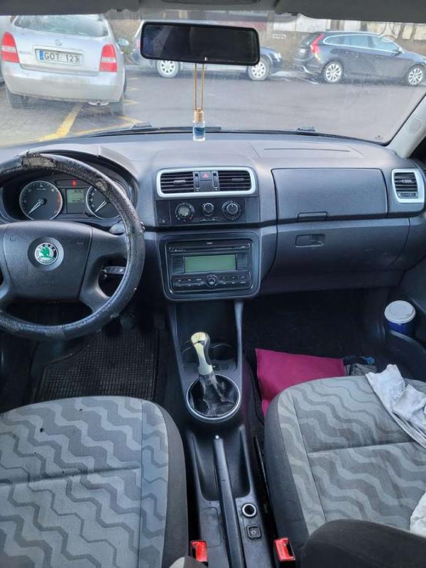 Brūns Skoda Roomster 2008 Panevēža, ar dzinēja tilpumu 1.40 L un nobraukumu 490 tūkst. km par 666 €, foto 3 vietnē AUTOMOTO.COM.LV