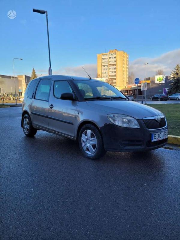 Brūns Skoda Roomster 2008 Panevēža, ar dzinēja tilpumu 1.40 L un nobraukumu 490 tūkst. km par 666 €, foto 7 vietnē AUTOMOTO.COM.LV