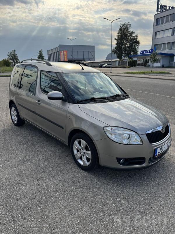 Brūns Skoda Roomster 2008 Daugavpils, ar dzinēja tilpumu 1.90 L un nobraukumu 290 tūkst. km par 3950 €, foto 3 vietnē AUTOMOTO.COM.LV
