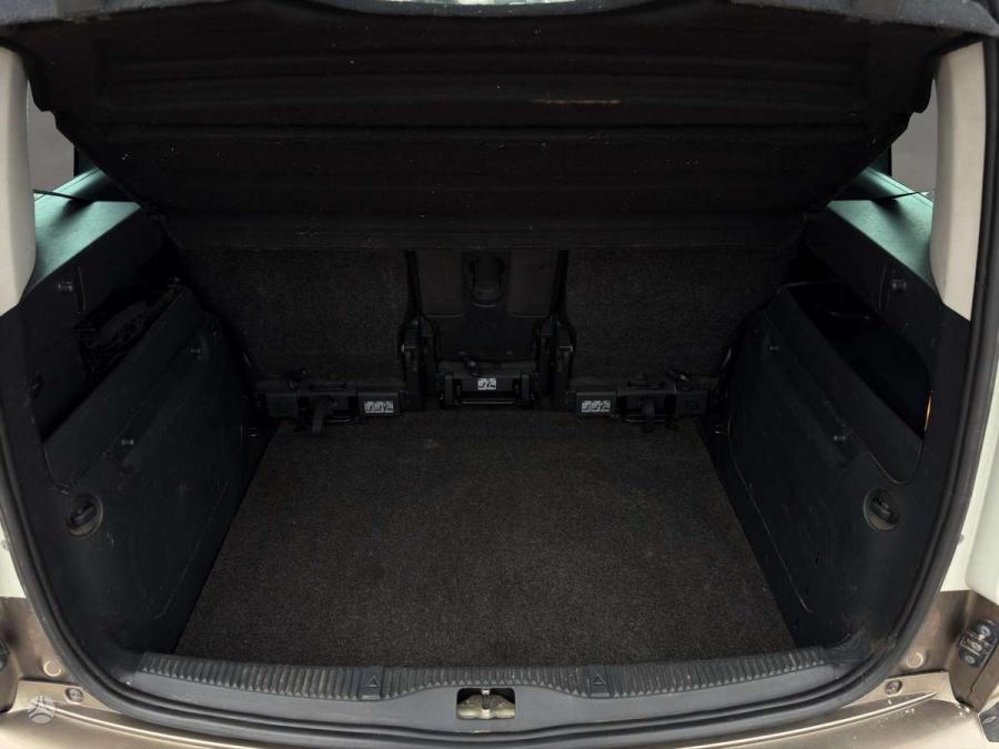 Brown Skoda Roomster 2014 in Kaunas, with an engine capacity of 1.20 L and mileage of 135 thousand km for 3999 €, photo 11 on AUTOMOTO.COM.LV