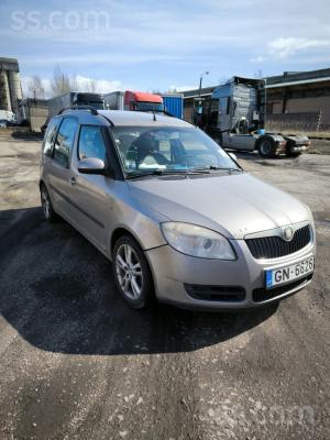Brūns Skoda Roomster 2007 Rīga, ar dzinēja tilpumu 1.40 L un nobraukumu 433 tūkst. km par 350 €, foto  vietnē AUTOMOTO.COM.LV