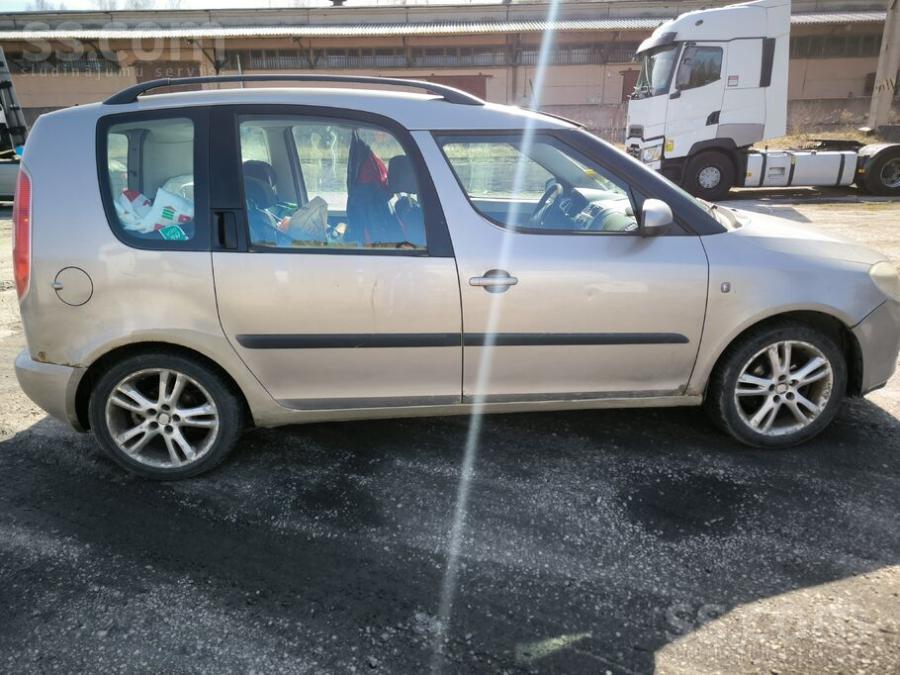Brūns Skoda Roomster 2007 Rīga, ar dzinēja tilpumu 1.40 L un nobraukumu 433 tūkst. km par 350 €, foto 5 vietnē AUTOMOTO.COM.LV