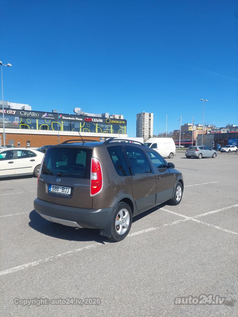 Brūns Skoda Roomster 2013 Tallina, ar dzinēja tilpumu 1.20 L un nobraukumu 192 tūkst. km par 2250 €, foto 3 vietnē AUTOMOTO.COM.LV