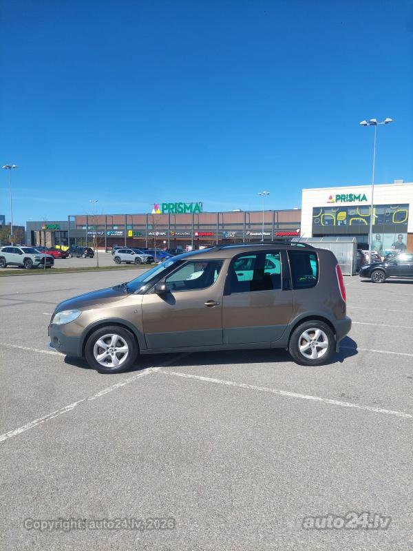 Brūns Skoda Roomster 2013 Tallina, ar dzinēja tilpumu 1.20 L un nobraukumu 192 tūkst. km par 2250 €, foto 5 vietnē AUTOMOTO.COM.LV