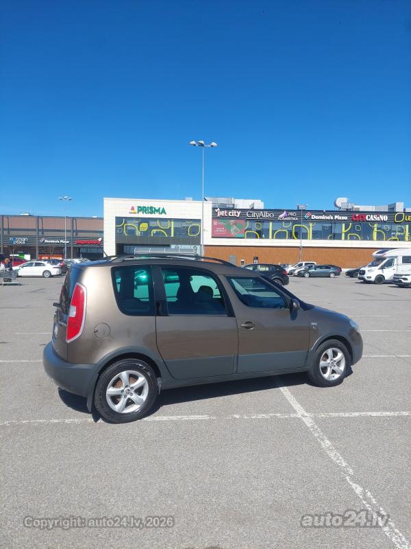 Brūns Skoda Roomster 2013 Tallina, ar dzinēja tilpumu 1.20 L un nobraukumu 192 tūkst. km par 2250 €, foto 6 vietnē AUTOMOTO.COM.LV
