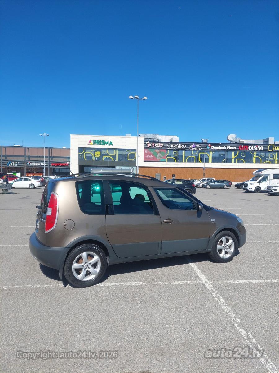 Brūns Skoda Roomster 2013 Tallina, ar dzinēja tilpumu 1.20 L un nobraukumu 192 tūkst. km par 2250 €, foto 7 vietnē AUTOMOTO.COM.LV