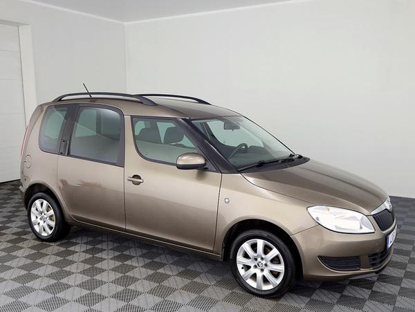 Brūns Skoda Roomster 2015 Tallina, ar dzinēja tilpumu 1.20 L un nobraukumu 139 tūkst. km par 2499 €, foto 1 vietnē AUTOMOTO.COM.LV