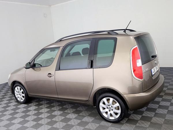 Brūns Skoda Roomster 2015 Tallina, ar dzinēja tilpumu 1.20 L un nobraukumu 139 tūkst. km par 2499 €, foto 4 vietnē AUTOMOTO.COM.LV