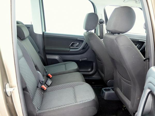 Brūns Skoda Roomster 2015 Tallina, ar dzinēja tilpumu 1.20 L un nobraukumu 139 tūkst. km par 2499 €, foto 7 vietnē AUTOMOTO.COM.LV