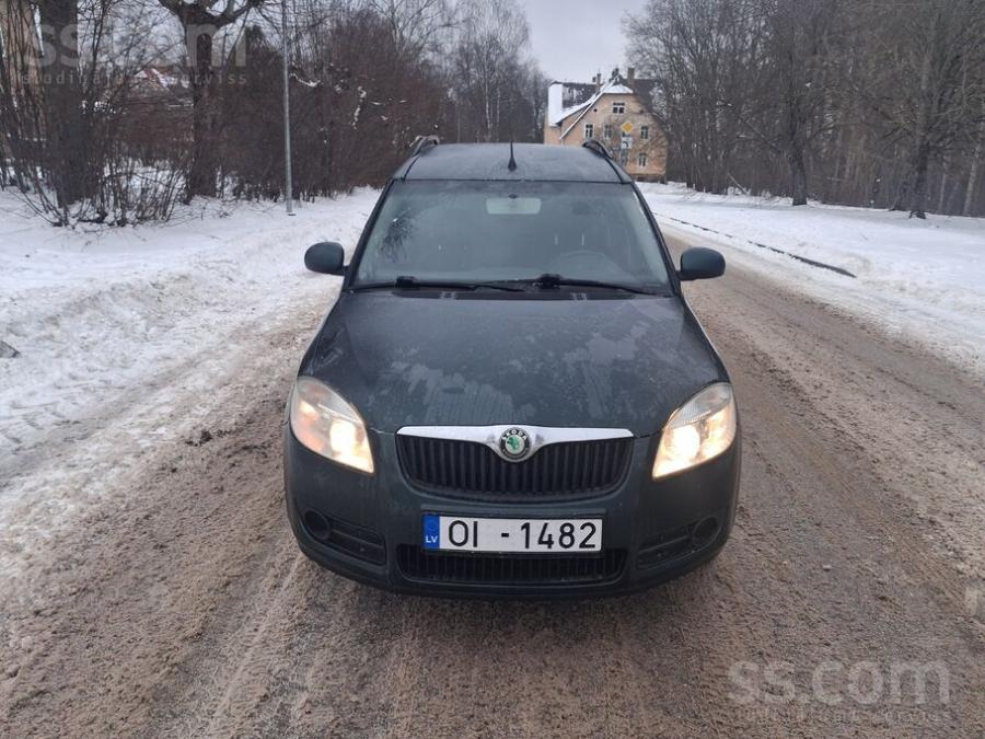 Green Skoda Roomster 2007 in Cesis, with an engine capacity of 1.90 L and mileage of 515 thousand km for 1120 €, photo 1 on AUTOMOTO.COM.LV