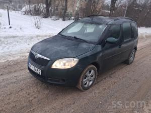 Green Skoda Roomster 2007 in Cesis, with an engine capacity of 1.90 L and mileage of 515 thousand km for 1120 €, photo 3 on AUTOMOTO.COM.LV