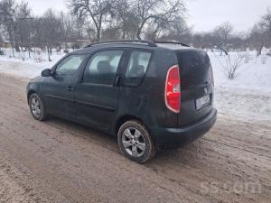 Green Skoda Roomster 2007 in Cesis, with an engine capacity of 1.90 L and mileage of 515 thousand km for 1120 €, photo 6 on AUTOMOTO.COM.LV