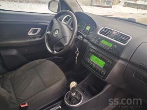 Green Skoda Roomster 2007 in Cesis, with an engine capacity of 1.90 L and mileage of 515 thousand km for 1120 €, photo 10 on AUTOMOTO.COM.LV