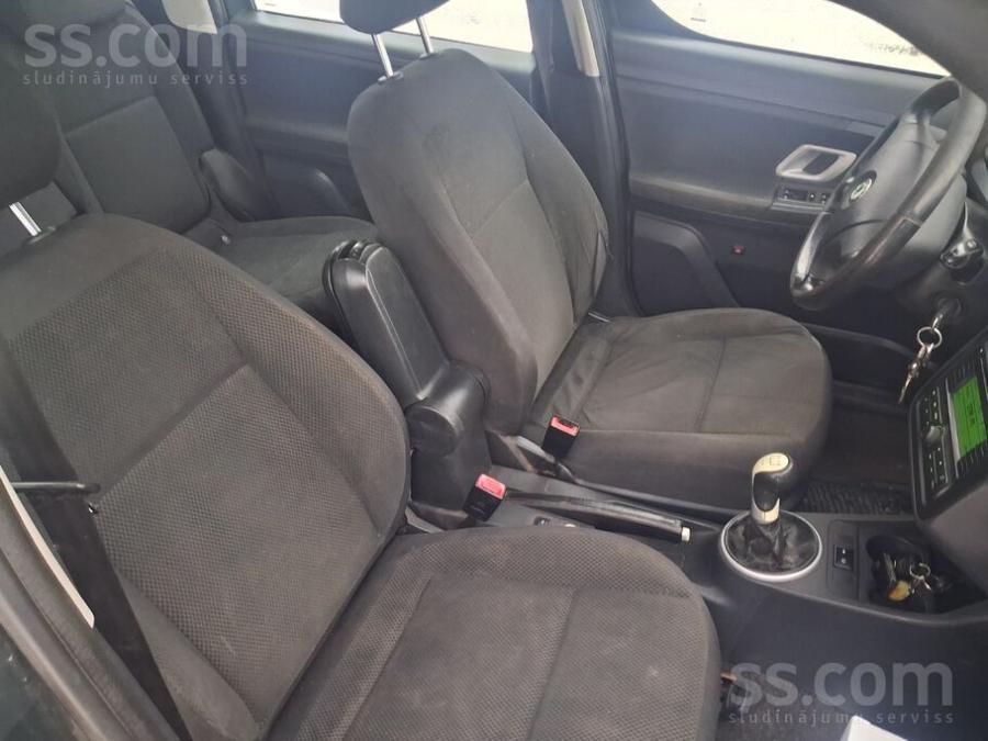 Green Skoda Roomster 2007 in Cesis, with an engine capacity of 1.90 L and mileage of 515 thousand km for 1120 €, photo 16 on AUTOMOTO.COM.LV