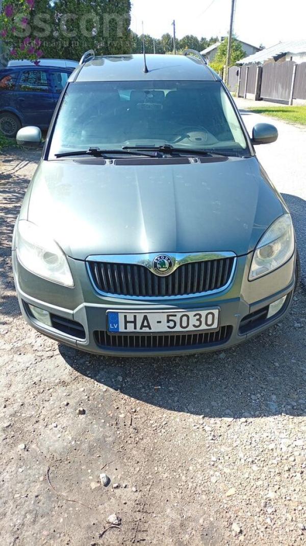Green Skoda Roomster 2008 in Riga, with an engine capacity of 1.90 L and mileage of 320 thousand km for 2250 €, photo 1 on AUTOMOTO.COM.LV