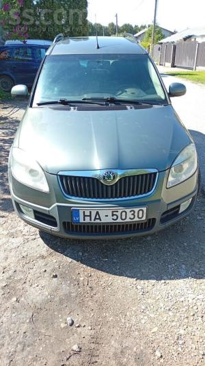 Zaļš Skoda Roomster 2008 Rīga, ar dzinēja tilpumu 1.90 L un nobraukumu 320 tūkst. km par 2250 €, foto  vietnē AUTOMOTO.COM.LV