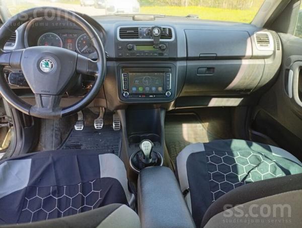 Green Skoda Roomster 2008 in Riga, with an engine capacity of 1.90 L and mileage of 320 thousand km for 2250 €, photo 6 on AUTOMOTO.COM.LV