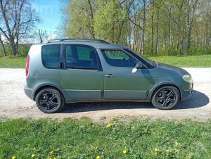 Zaļš Skoda Roomster 2008 Rīga, ar dzinēja tilpumu 1.90 L un nobraukumu 320 tūkst. km par 2250 €, foto 10 vietnē AUTOMOTO.COM.LV