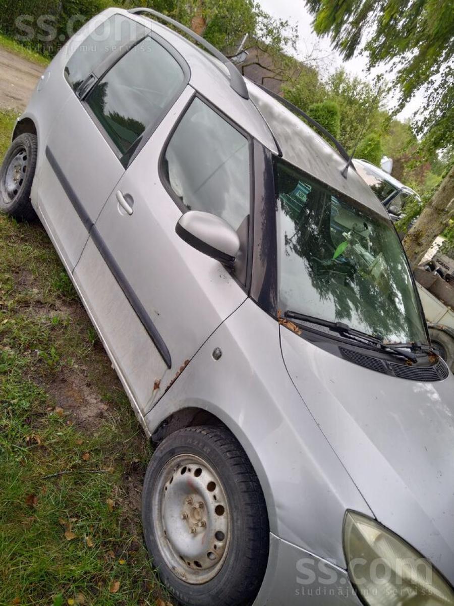 Grey Skoda Roomster 2006 in Tukums, with an engine capacity of 1.60 L and mileage of 0 thousand km for 400 €, photo 1 on AUTOMOTO.COM.LV