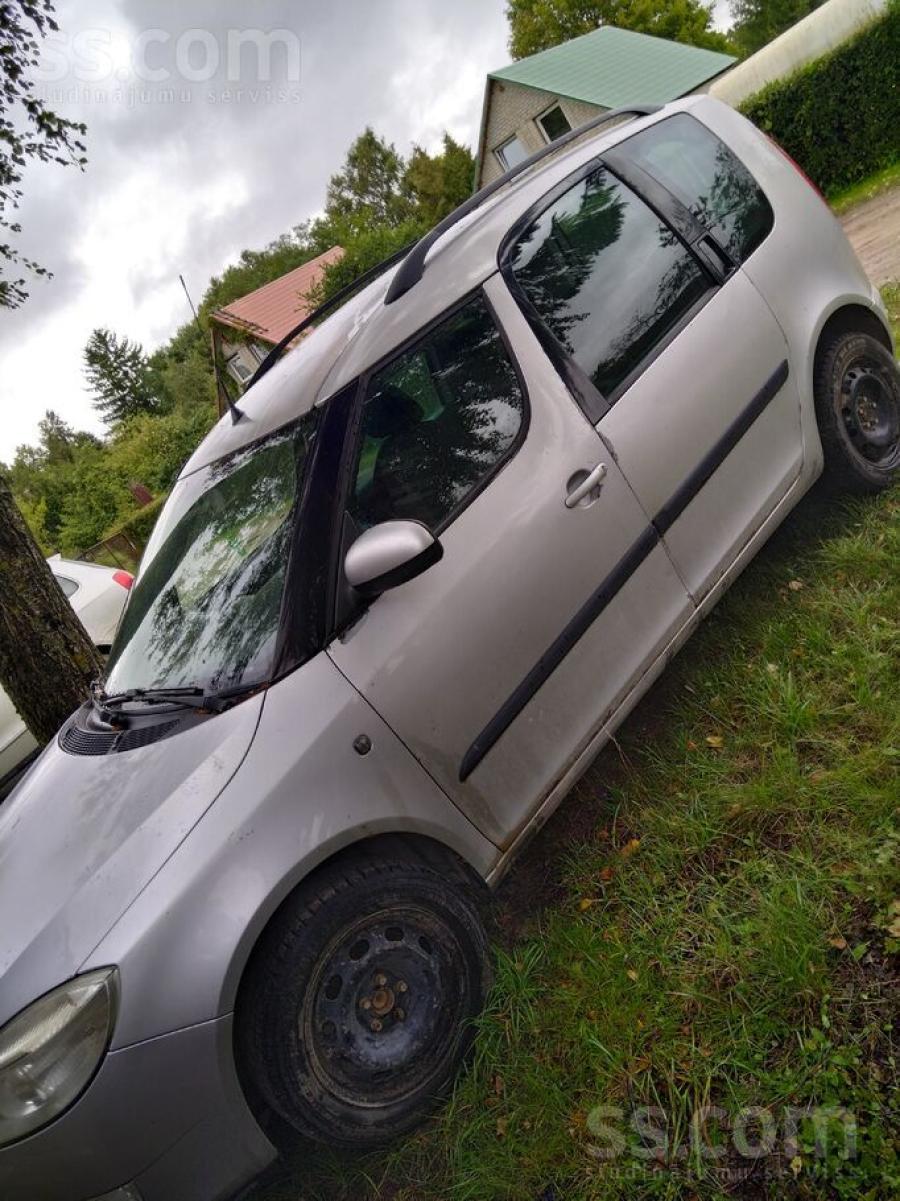 Grey Skoda Roomster 2006 in Tukums, with an engine capacity of 1.60 L and mileage of 0 thousand km for 400 €, photo 4 on AUTOMOTO.COM.LV