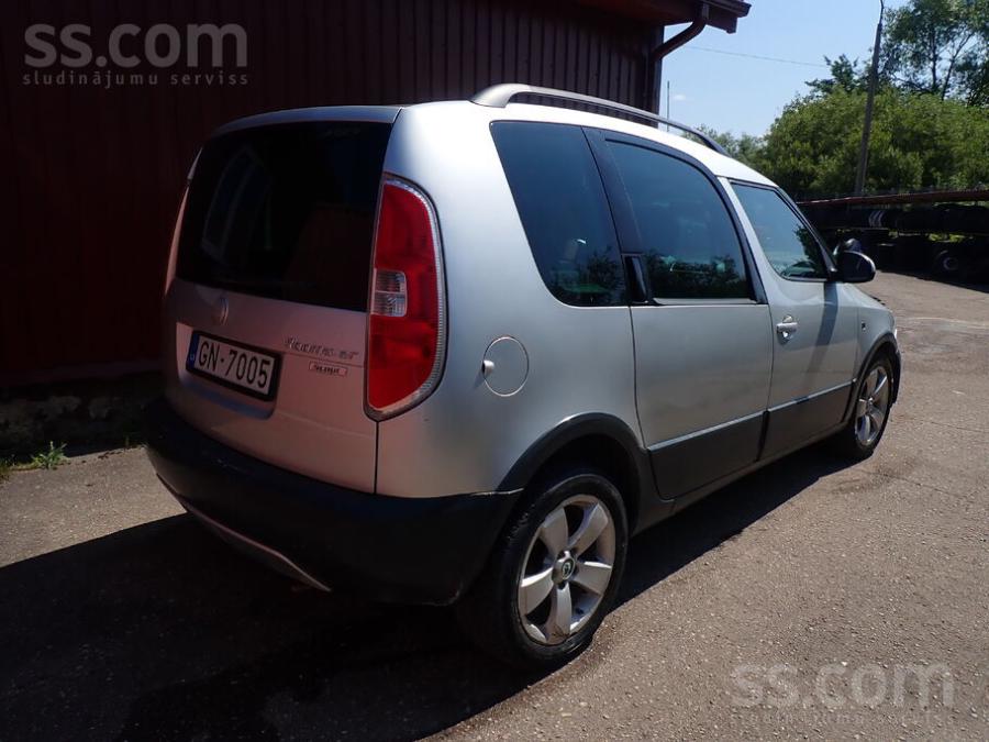 Grey Skoda Roomster 2007 in Liepaja, with an engine capacity of 1.60 L and mileage of 240 thousand km for 1750 €, photo 3 on AUTOMOTO.COM.LV
