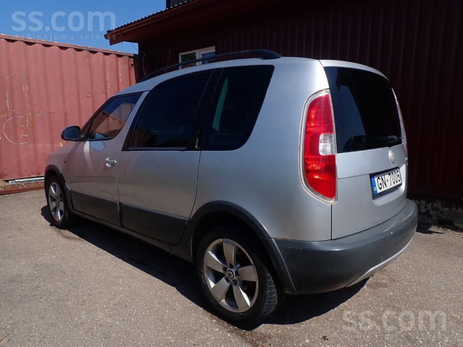 Grey Skoda Roomster 2007 in Liepaja, with an engine capacity of 1.60 L and mileage of 240 thousand km for 1750 €, photo 4 on AUTOMOTO.COM.LV