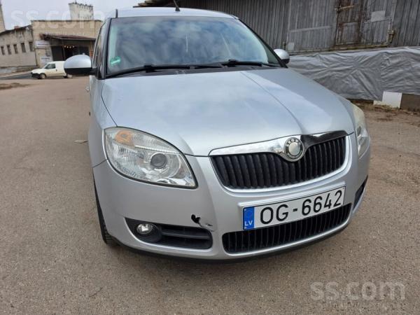 Pelēks Skoda Roomster 2007 Rīga, ar dzinēja tilpumu 1.40 L un nobraukumu 247 tūkst. km par 1970 €, foto 1 vietnē AUTOMOTO.COM.LV