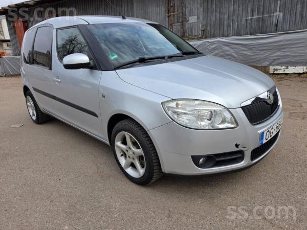Pelēks Skoda Roomster 2007 Rīga, ar dzinēja tilpumu 1.40 L un nobraukumu 247 tūkst. km par 1970 €, foto 2 vietnē AUTOMOTO.COM.LV
