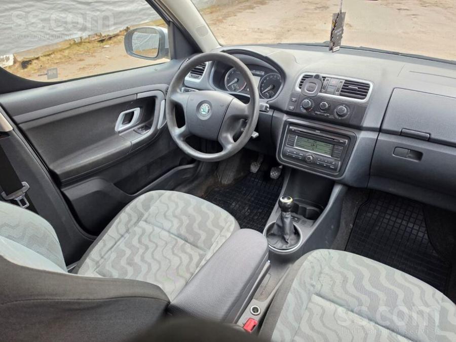 Pelēks Skoda Roomster 2007 Rīga, ar dzinēja tilpumu 1.40 L un nobraukumu 247 tūkst. km par 1970 €, foto 20 vietnē AUTOMOTO.COM.LV