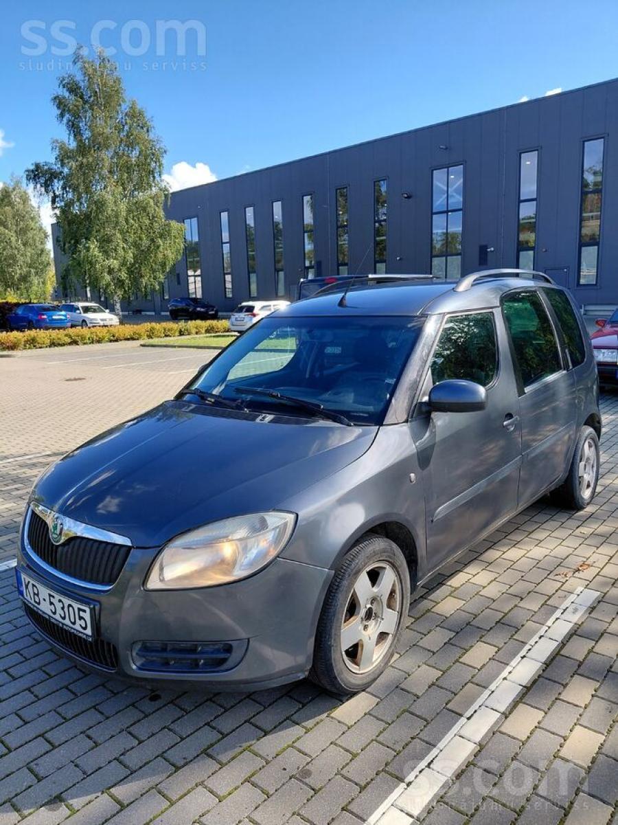 Grey Skoda Roomster 2008 in Riga, with an engine capacity of 1.20 L and mileage of 261 thousand km for 1850 €, photo 1 on AUTOMOTO.COM.LV