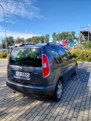 Grey Skoda Roomster 2008 in Riga, with an engine capacity of 1.20 L and mileage of 261 thousand km for 1850 €, photo 4 on AUTOMOTO.COM.LV