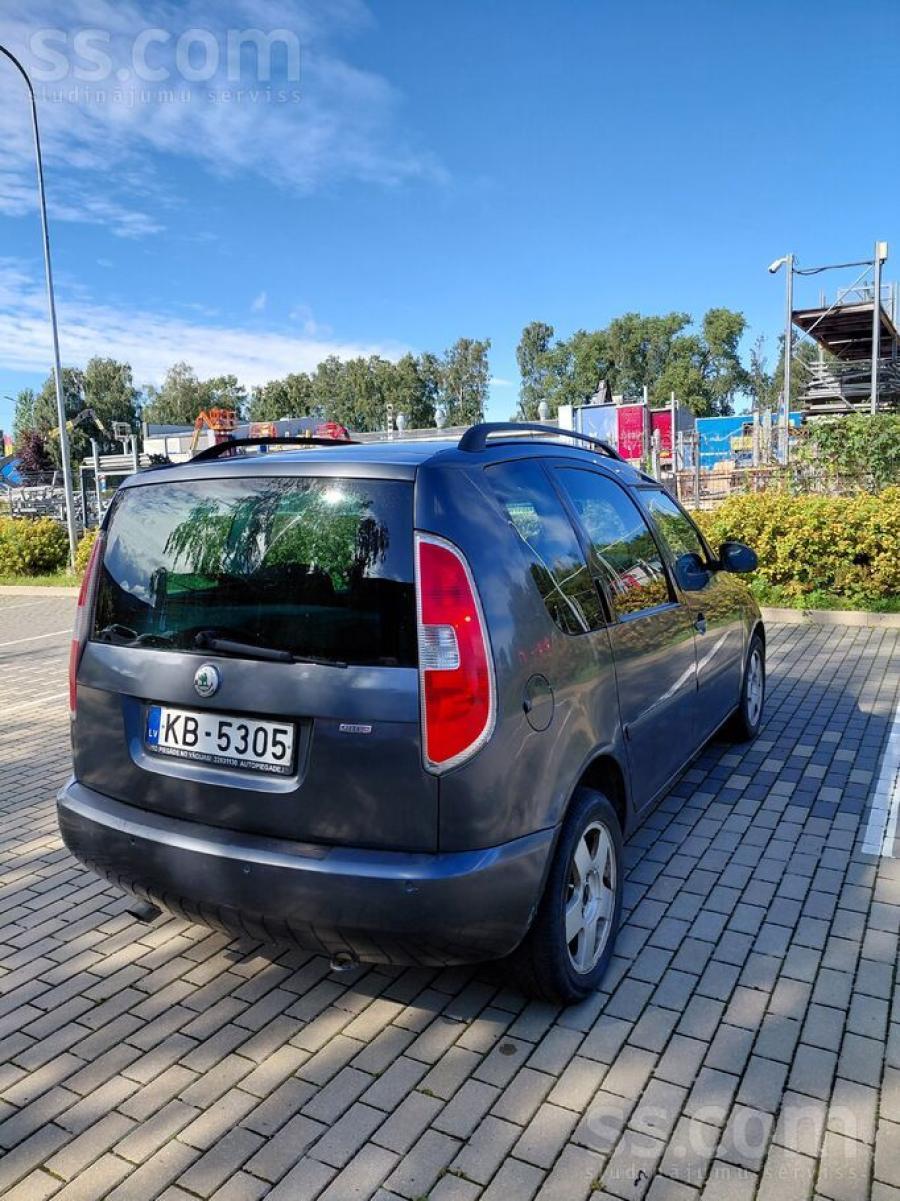 Grey Skoda Roomster 2008 in Riga, with an engine capacity of 1.20 L and mileage of 261 thousand km for 1850 €, photo 4 on AUTOMOTO.COM.LV