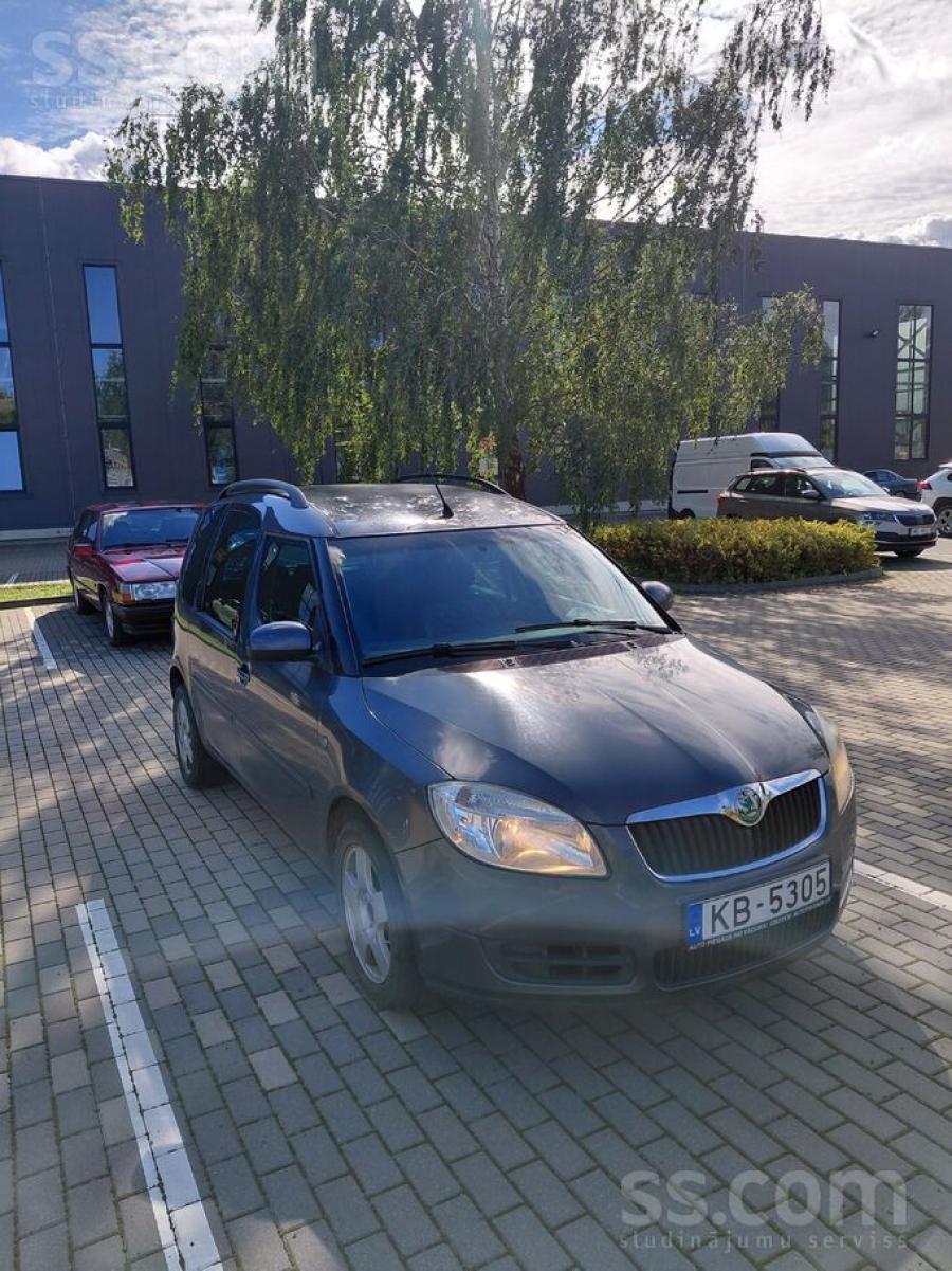 Grey Skoda Roomster 2008 in Riga, with an engine capacity of 1.20 L and mileage of 261 thousand km for 1850 €, photo 5 on AUTOMOTO.COM.LV