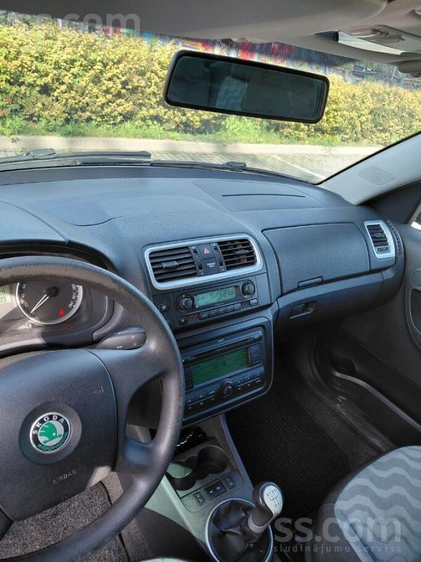 Grey Skoda Roomster 2008 in Riga, with an engine capacity of 1.20 L and mileage of 261 thousand km for 1850 €, photo 6 on AUTOMOTO.COM.LV