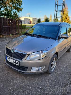 Pelēks Skoda Roomster 2012 Gulbene, ar dzinēja tilpumu 1.60 L un nobraukumu 400 tūkst. km par 2200 €, foto  vietnē AUTOMOTO.COM.LV
