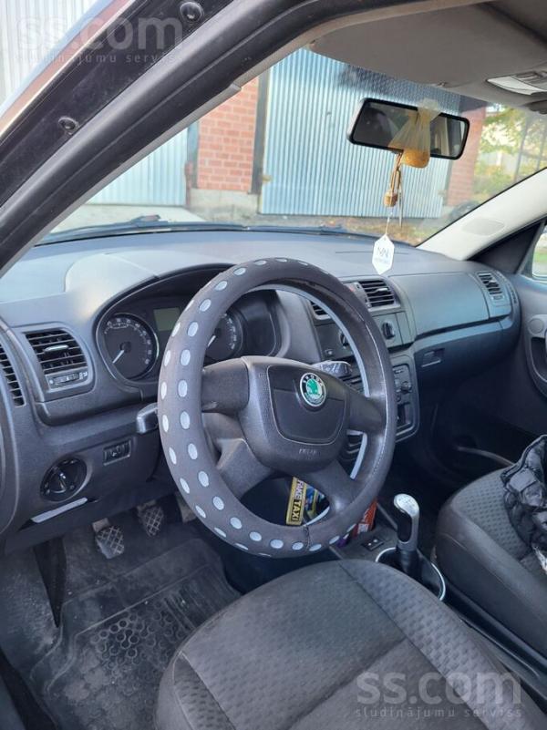 Pelēks Skoda Roomster 2012 Gulbene, ar dzinēja tilpumu 1.60 L un nobraukumu 400 tūkst. km par 2200 €, foto 4 vietnē AUTOMOTO.COM.LV