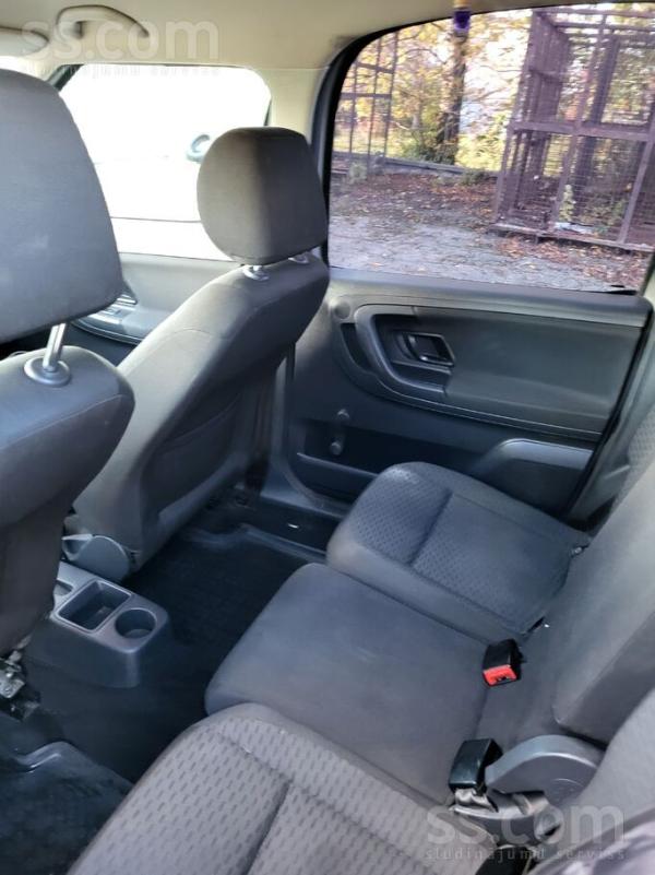 Pelēks Skoda Roomster 2012 Gulbene, ar dzinēja tilpumu 1.60 L un nobraukumu 400 tūkst. km par 2200 €, foto 5 vietnē AUTOMOTO.COM.LV