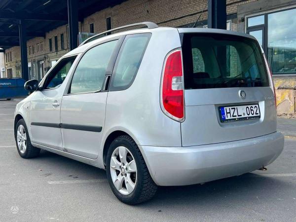 Pelēks Skoda Roomster 2007 Panevēža, ar dzinēja tilpumu 1.90 L un nobraukumu 312 tūkst. km par 1250 €, foto 3 vietnē AUTOMOTO.COM.LV