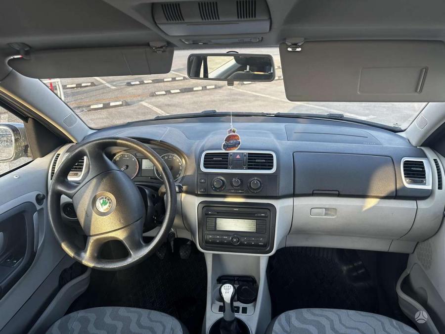 Pelēks Skoda Roomster 2007 Viļņa, ar dzinēja tilpumu 1.90 L un nobraukumu 217 tūkst. km par 899 €, foto 6 vietnē AUTOMOTO.COM.LV