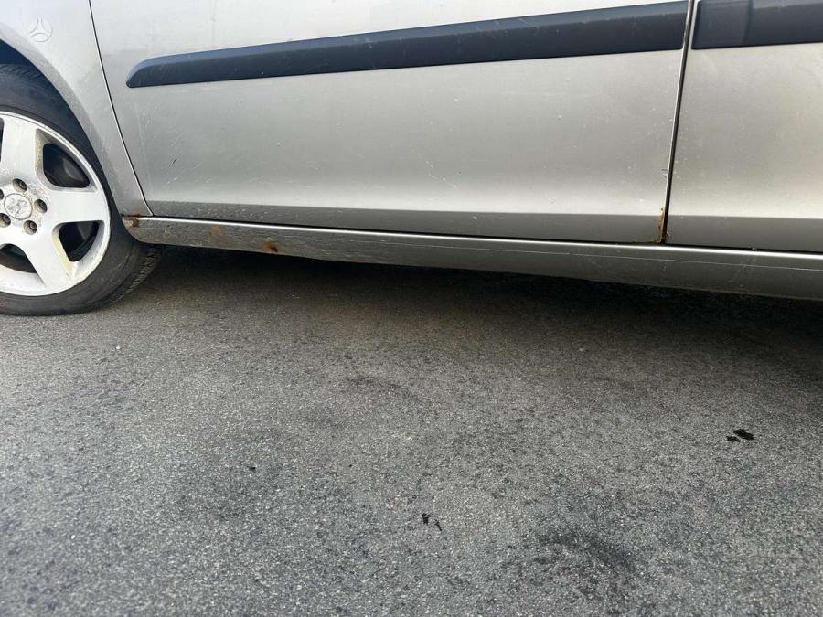 Pelēks Skoda Roomster 2007 Viļņa, ar dzinēja tilpumu 1.90 L un nobraukumu 217 tūkst. km par 899 €, foto 11 vietnē AUTOMOTO.COM.LV